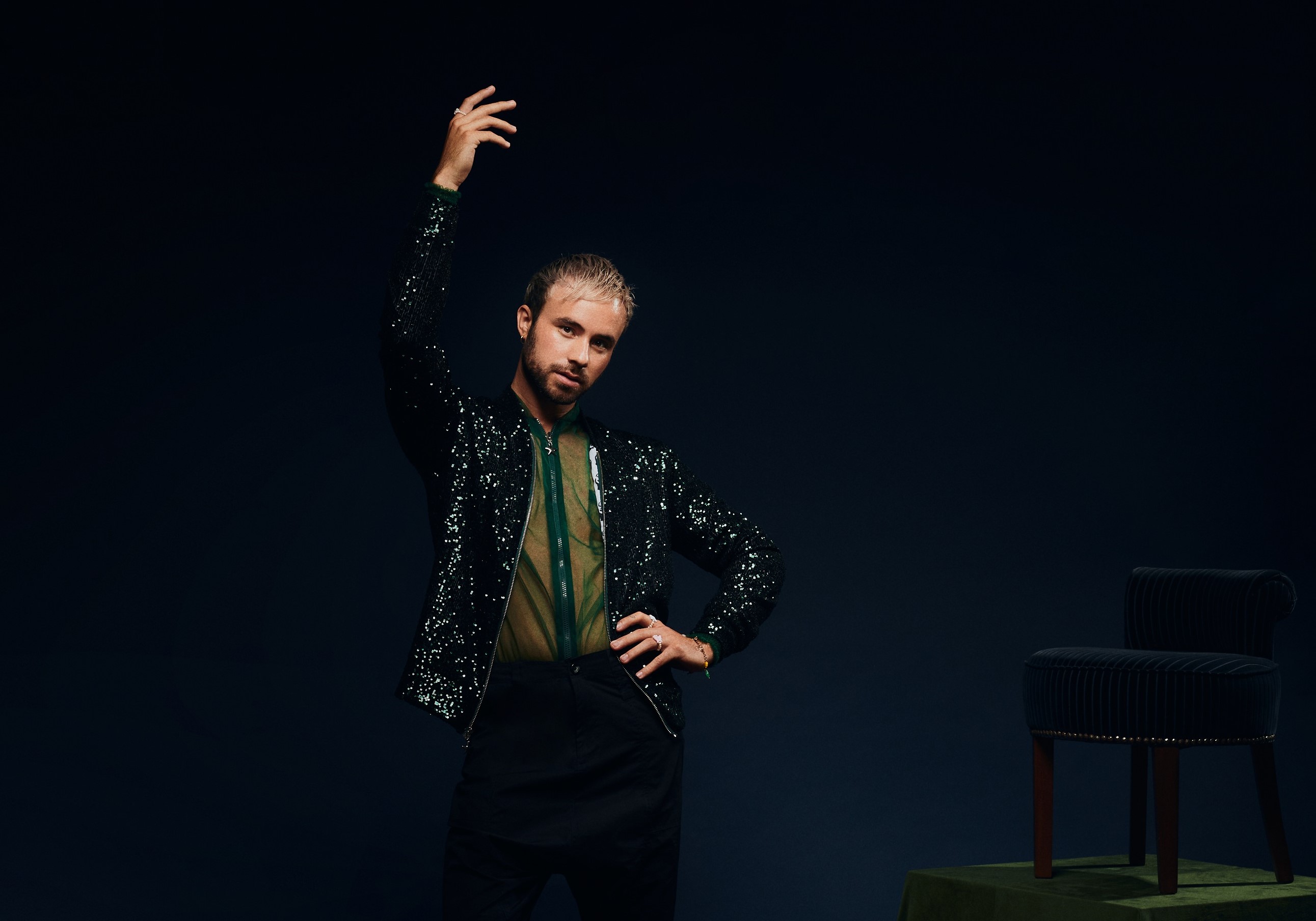 Adrián Bello lanzará su nuevo disco “Bailemos en la sala” el 19 de ...