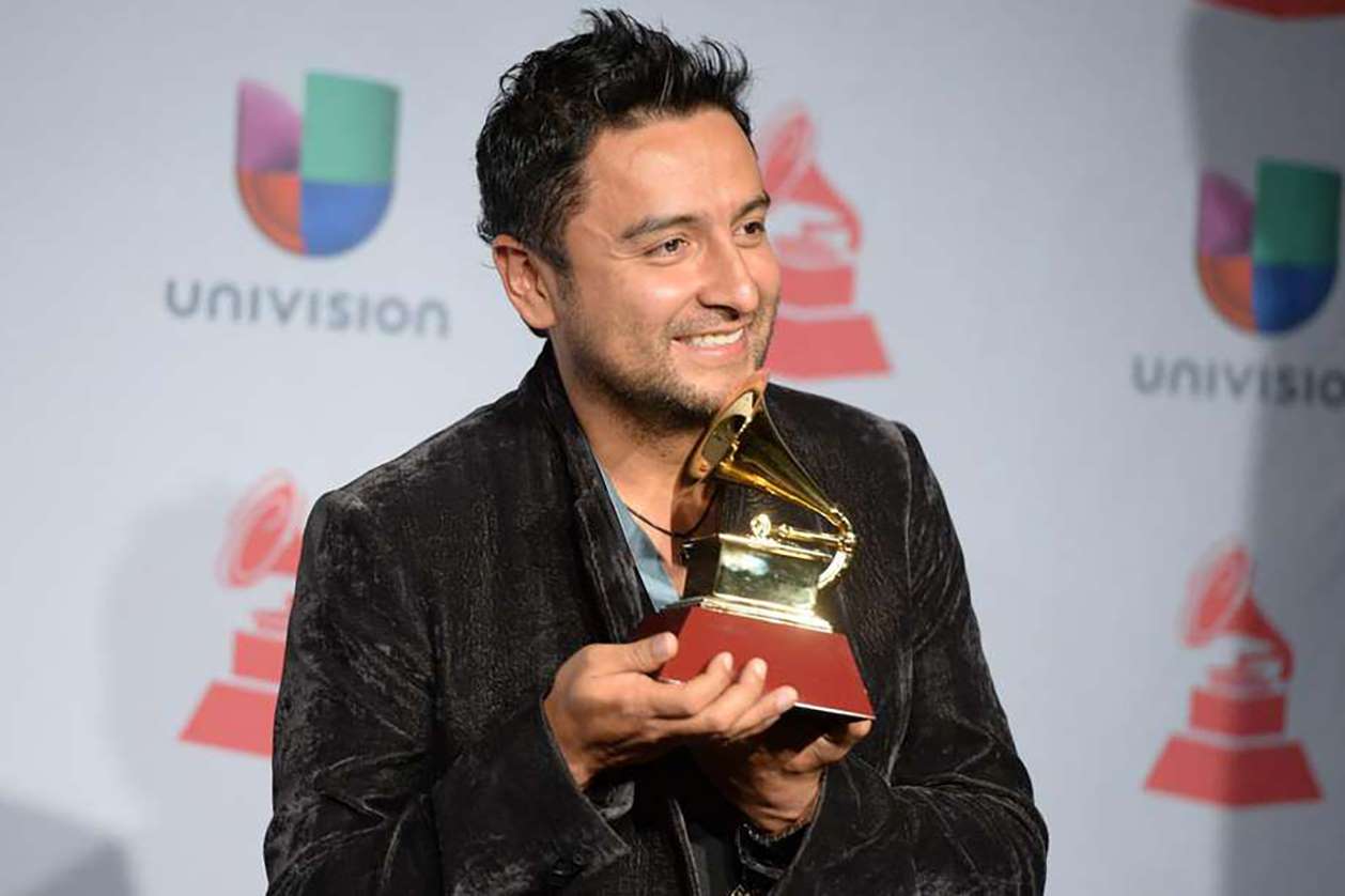 Álex Campos: Llega colombiano ganador de 5 Premios Grammy - Diario La ...