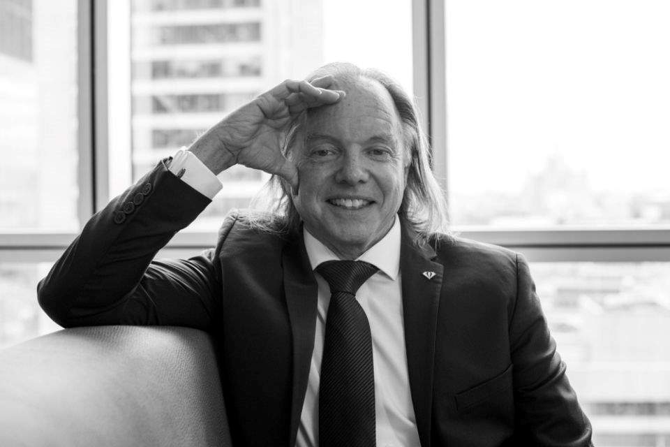 Michael Roach: El empresario que fundó una empresa valorizada en 500 ...