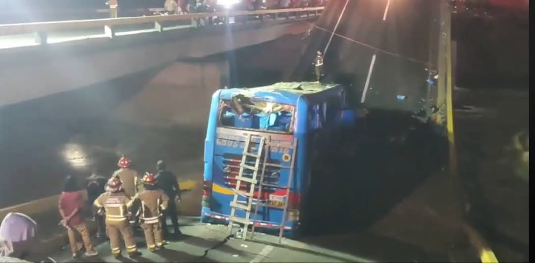 Chancay: caída de bus deja dos fallecidos y más de 30 heridos - Diario ...