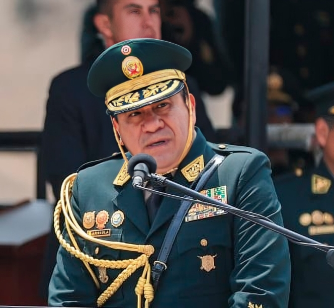 Óscar Arriola es designado comandante general de la PNP - Diario La ...