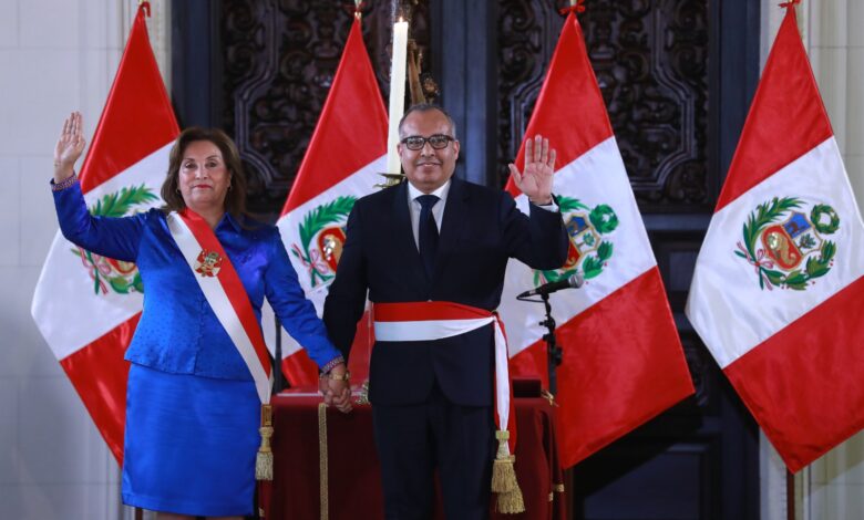 Dina Boluarte juramentó a Juan Manuel Cavero Solano como ministro de ...