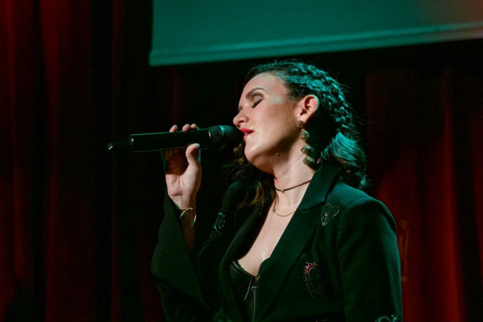 Mali G. presenta “Por tercera”, un viaje pop flamenco que marca el ...